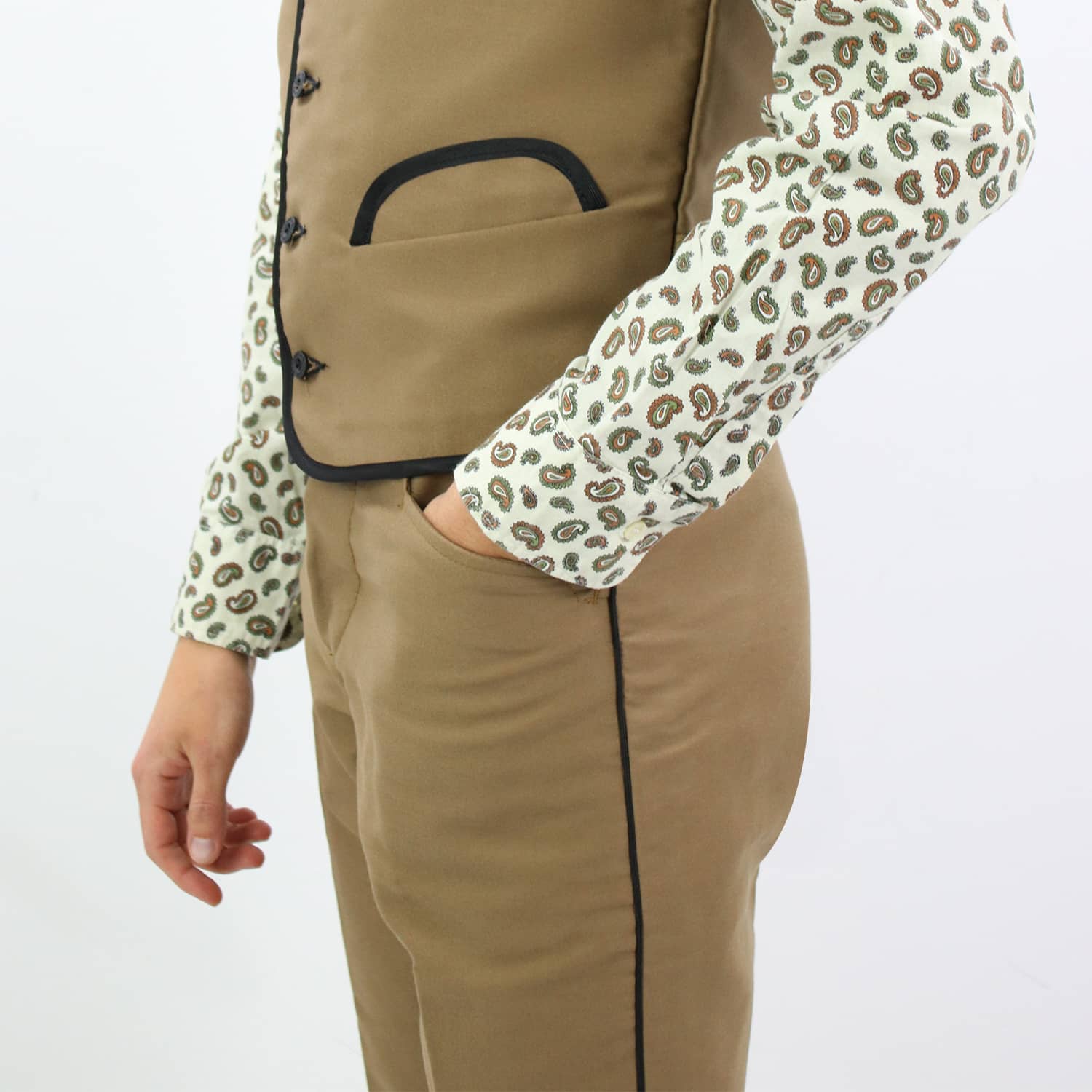 Le costume du gardian | La charte sur la tenue des gardians